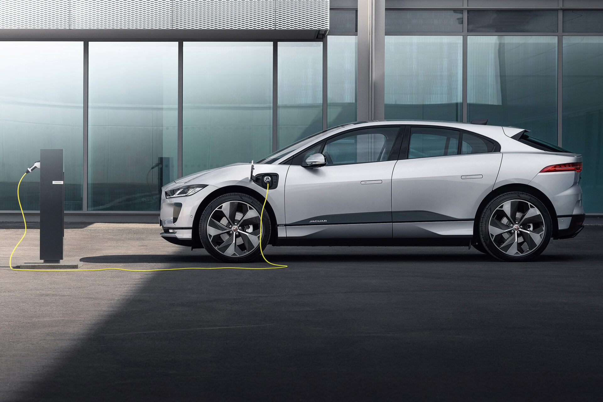 Manga to produce electric vehicle platforms for Jaguar Land Rover