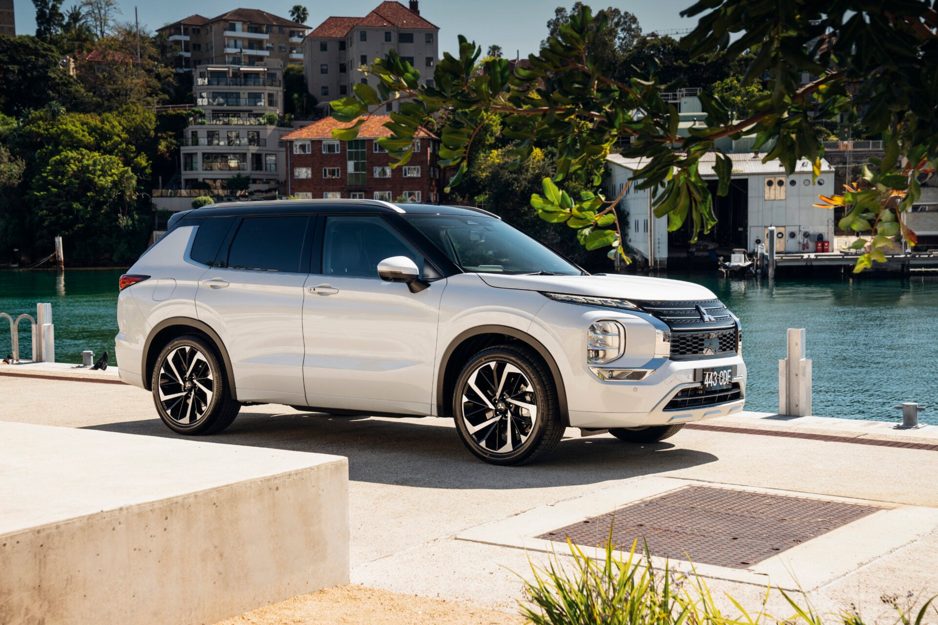 2022 Mitsubishi Outlander Exceed Tourer review