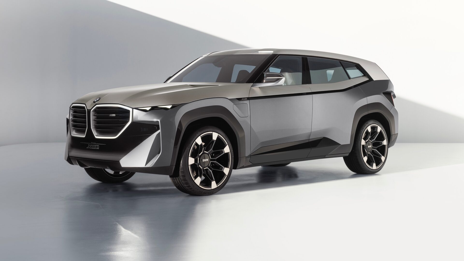 2023 BMW XM: This is it! New renders reveal true look