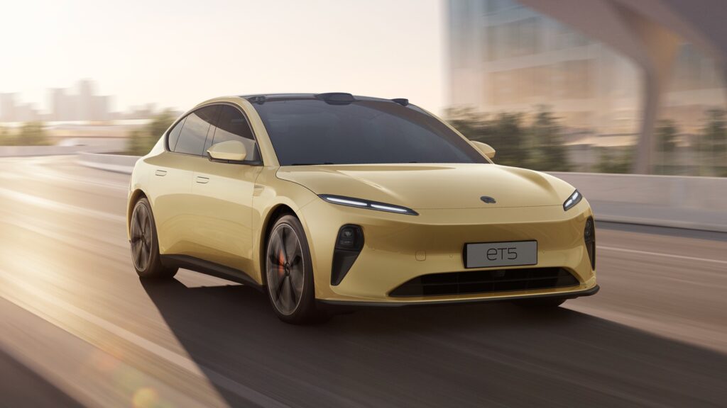 Nio ET5 revealed with 1000km driving range