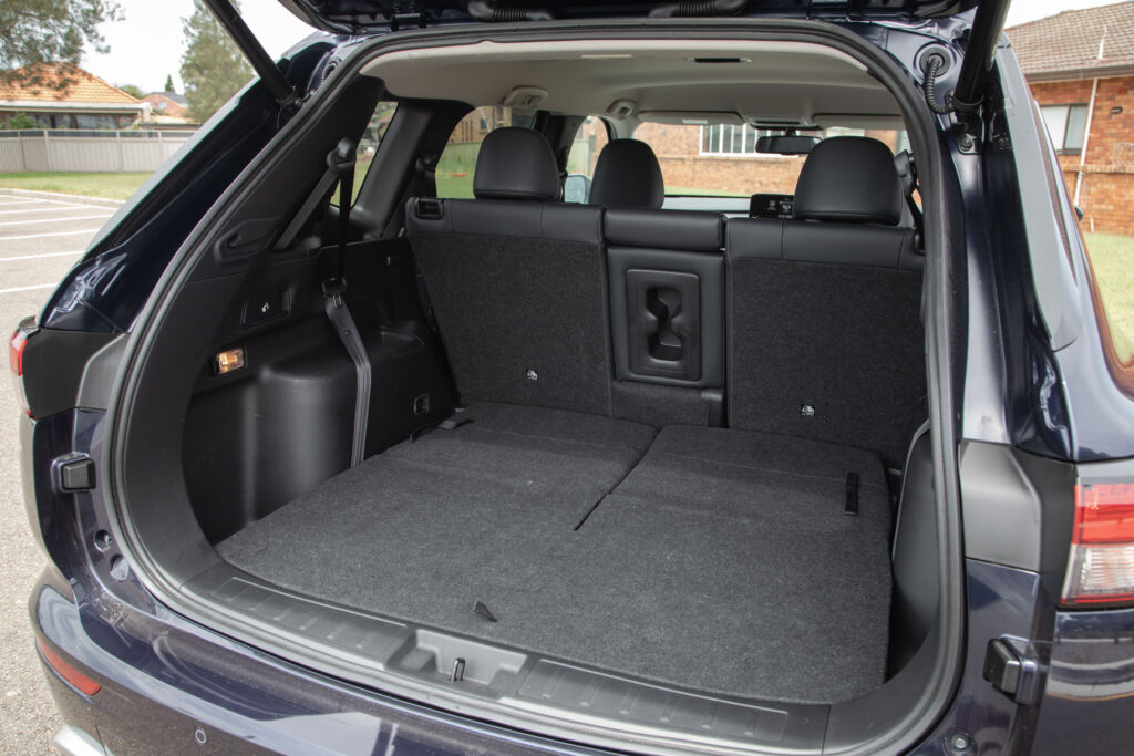 2023 Mitsubishi Outlander pricing and features: New safety features ...