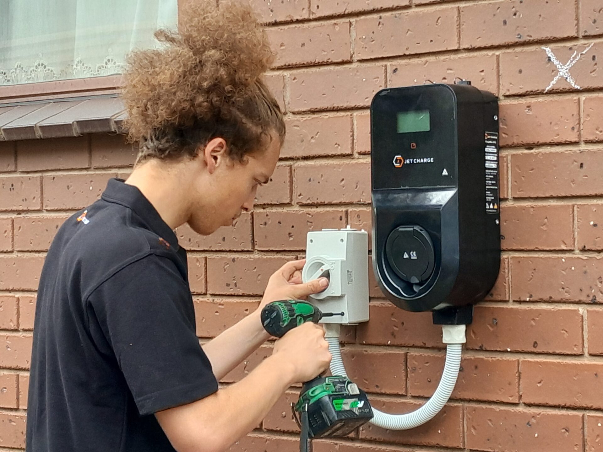 EV smart charger trial powers ahead in Australia