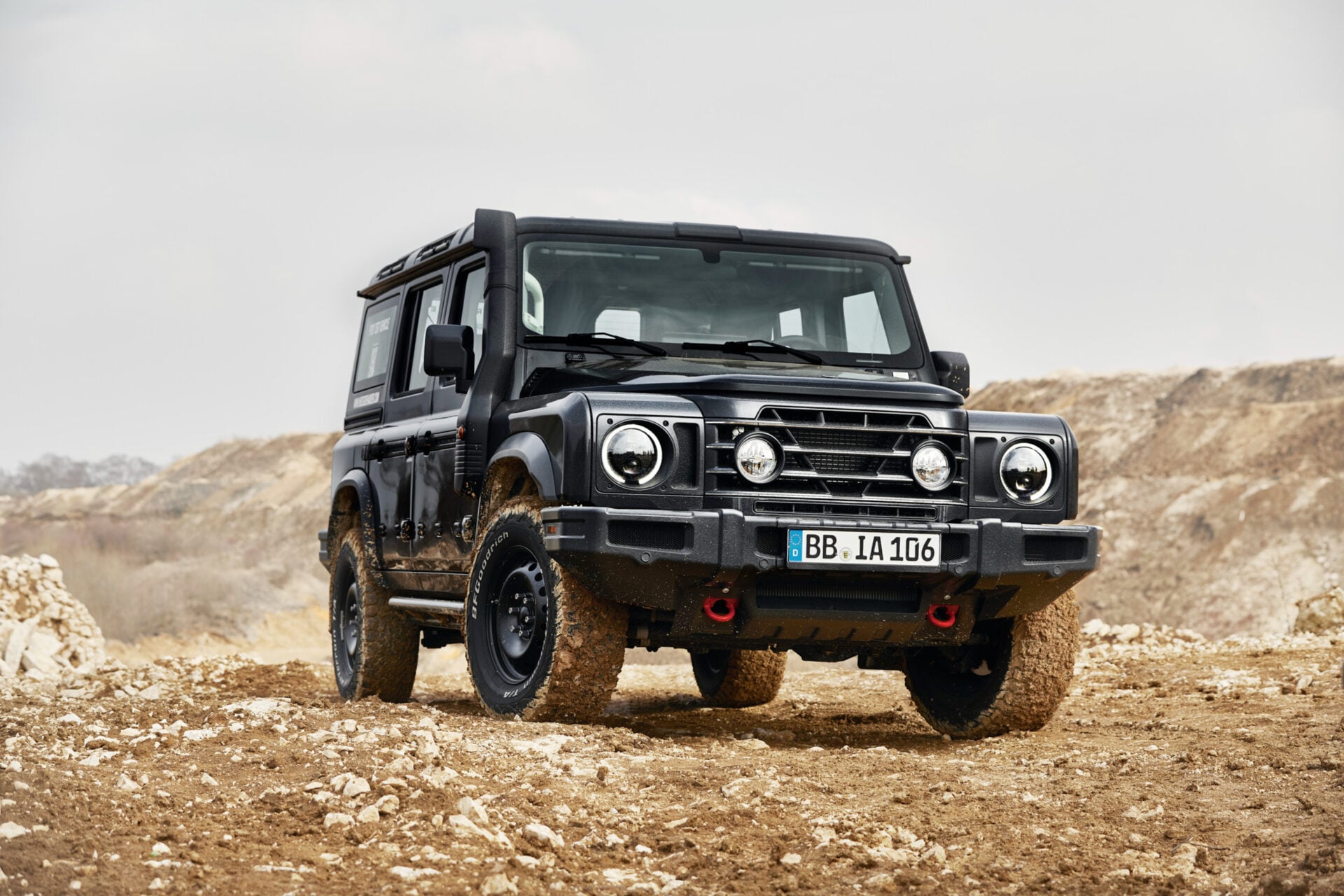 Best large SUVs for towing: Capacity and down ball rating