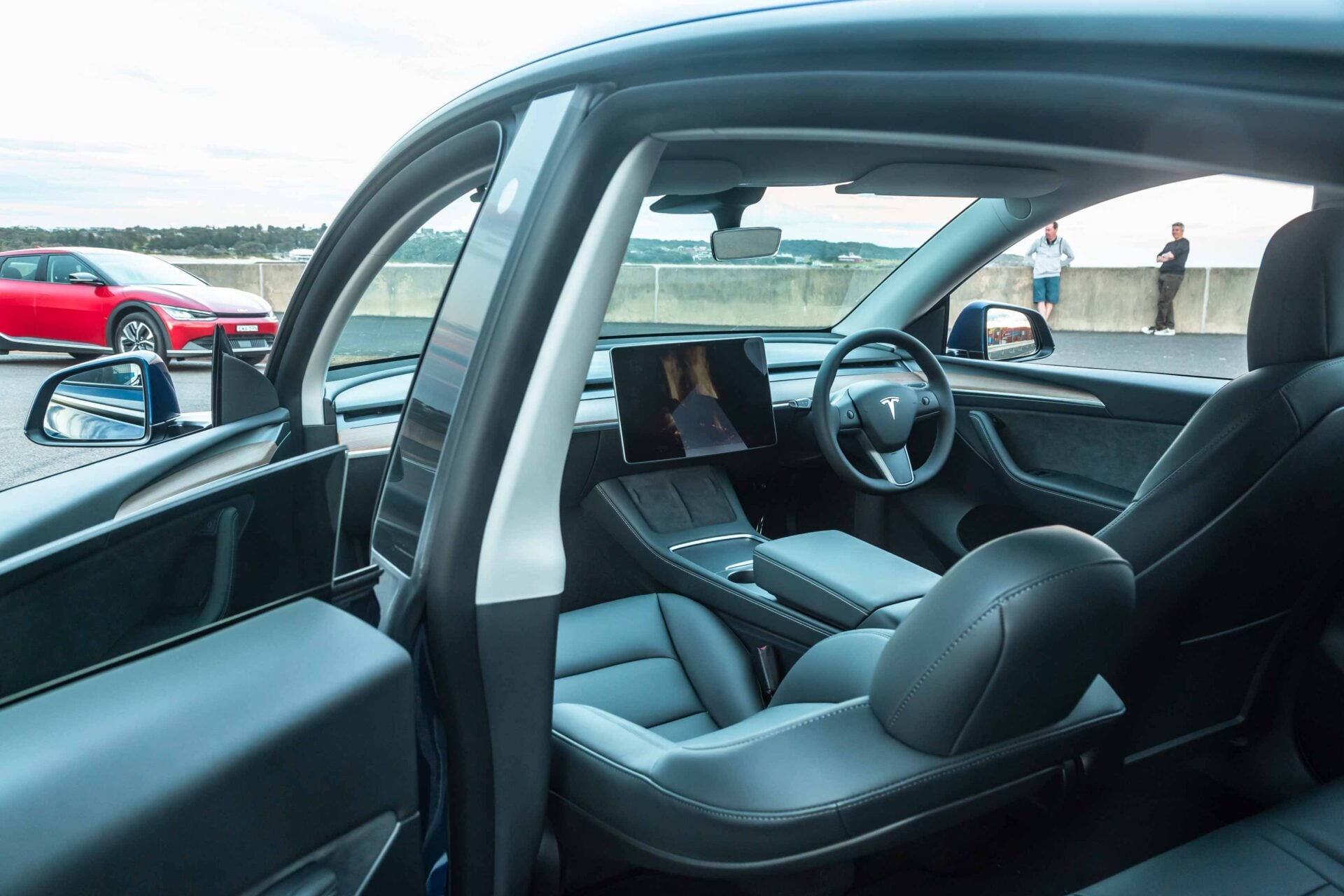 Tesla Model Y vs Tesla Model 3 comparison review