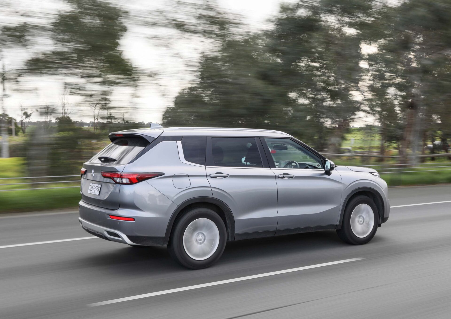 2022 Mitsubishi Outlander review: LS 2WD