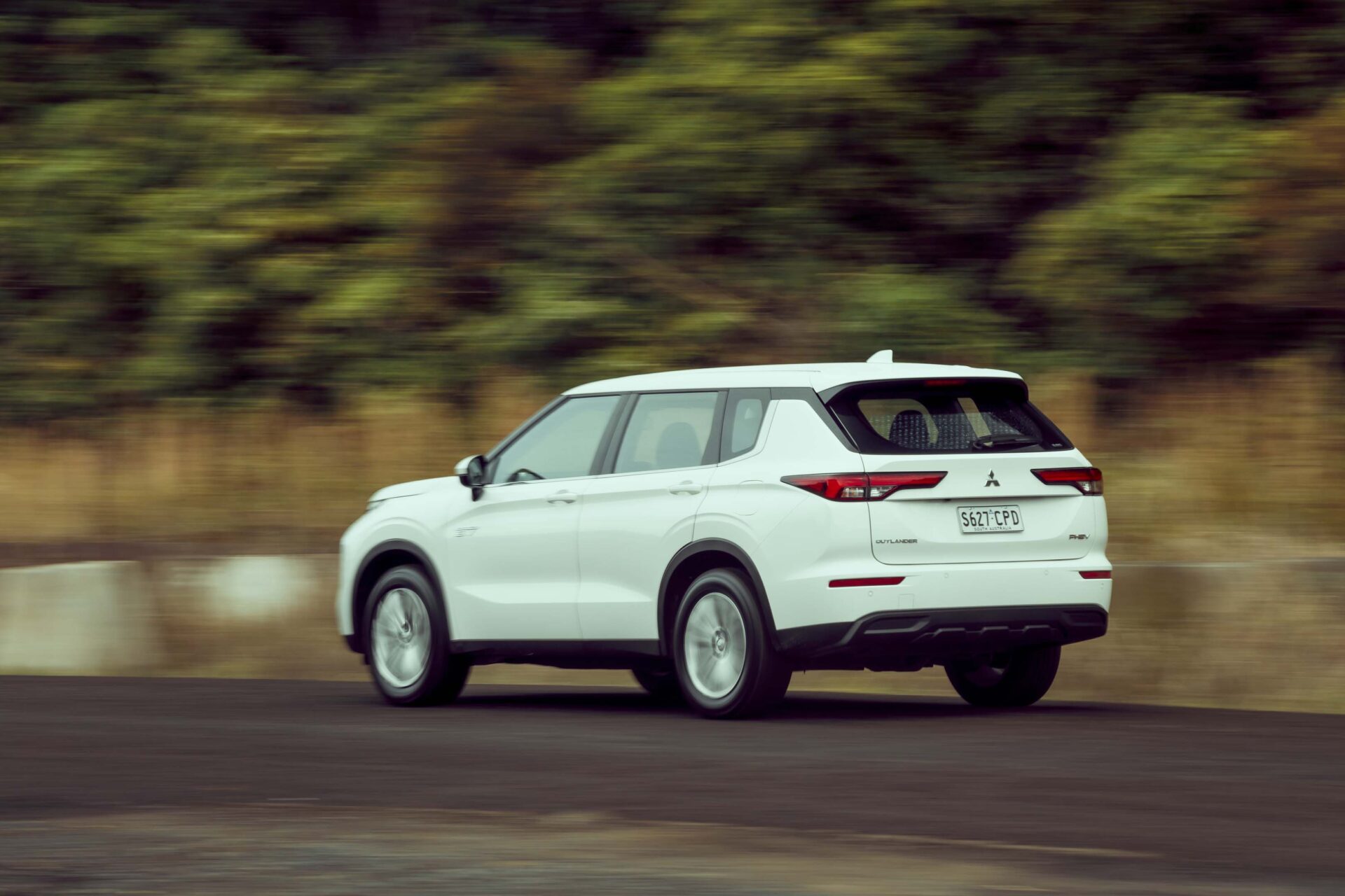 Mitsubishi Outlander PHEV v Ford Escape PHEV 2023 comparison review