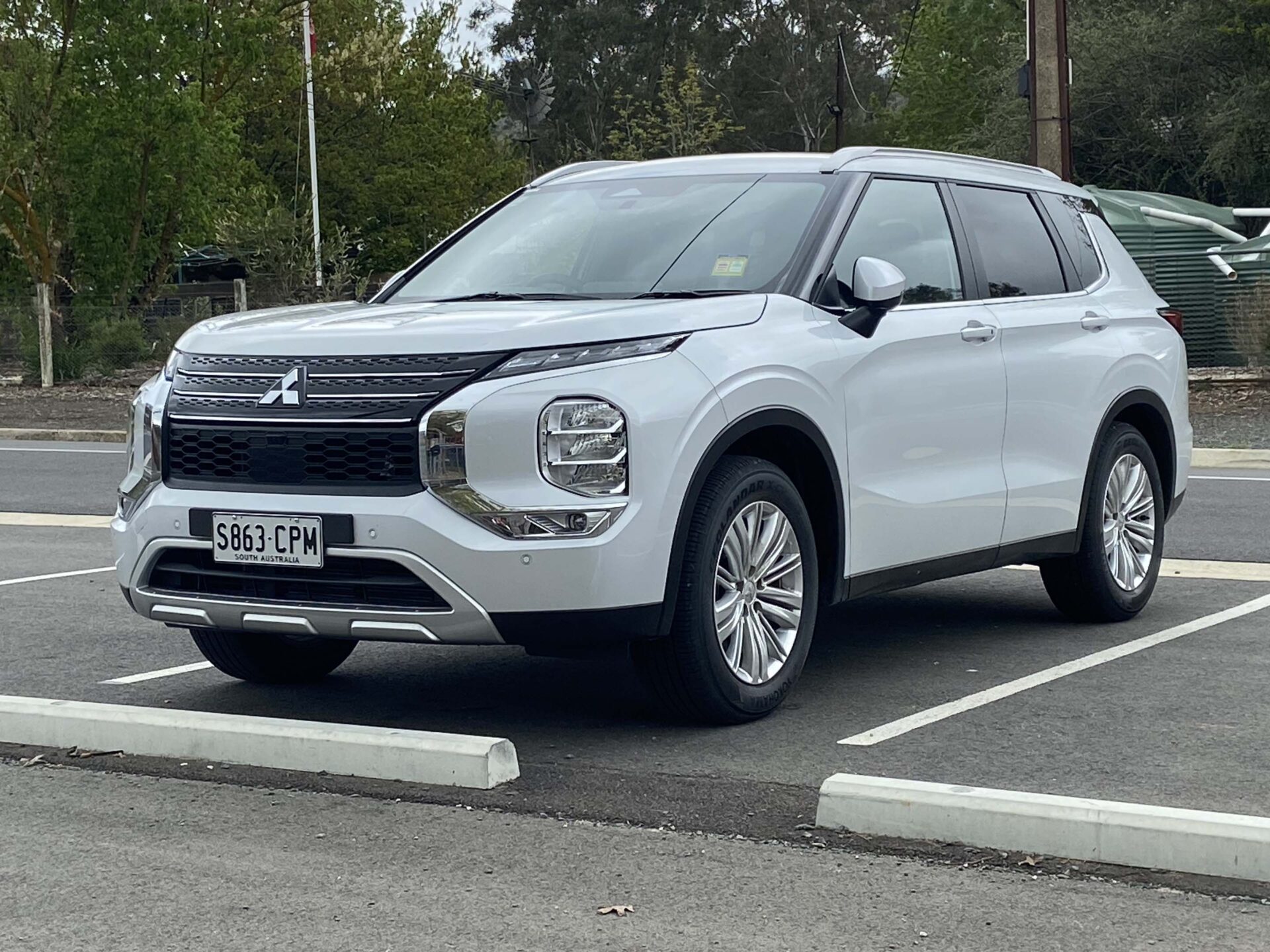 2023 Mitsubishi Outlander LS 2WD review: The dad weekender drive