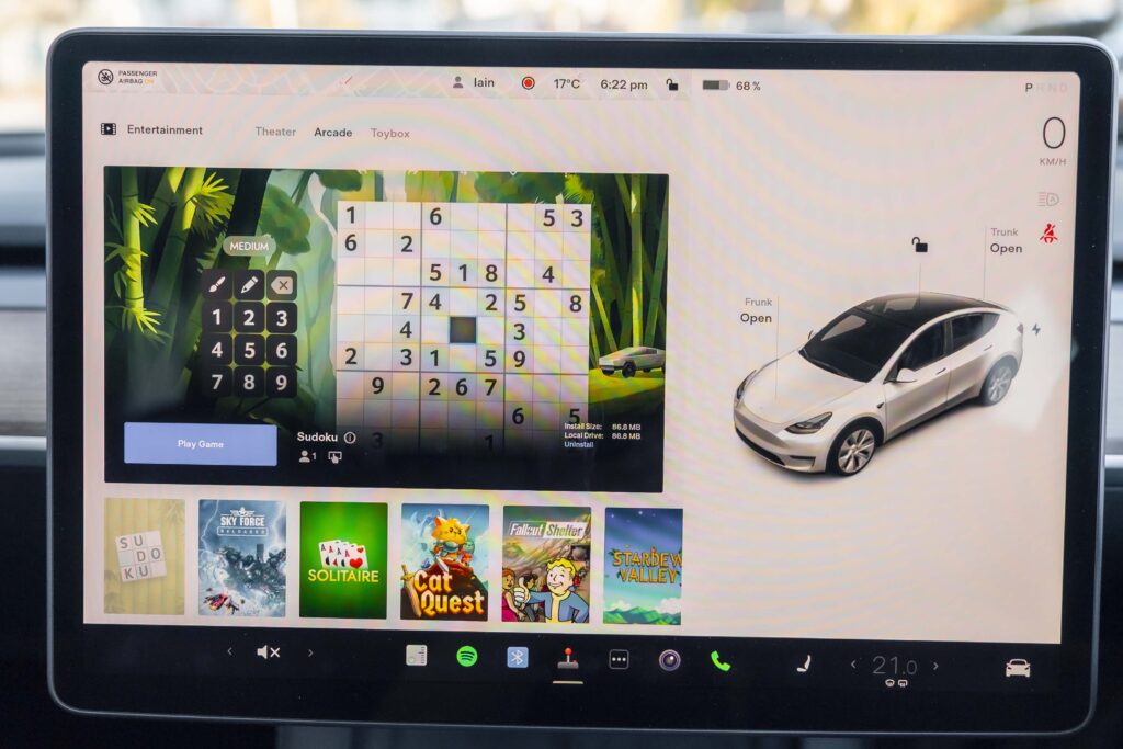 Tesla software update adds dog mode monitoring