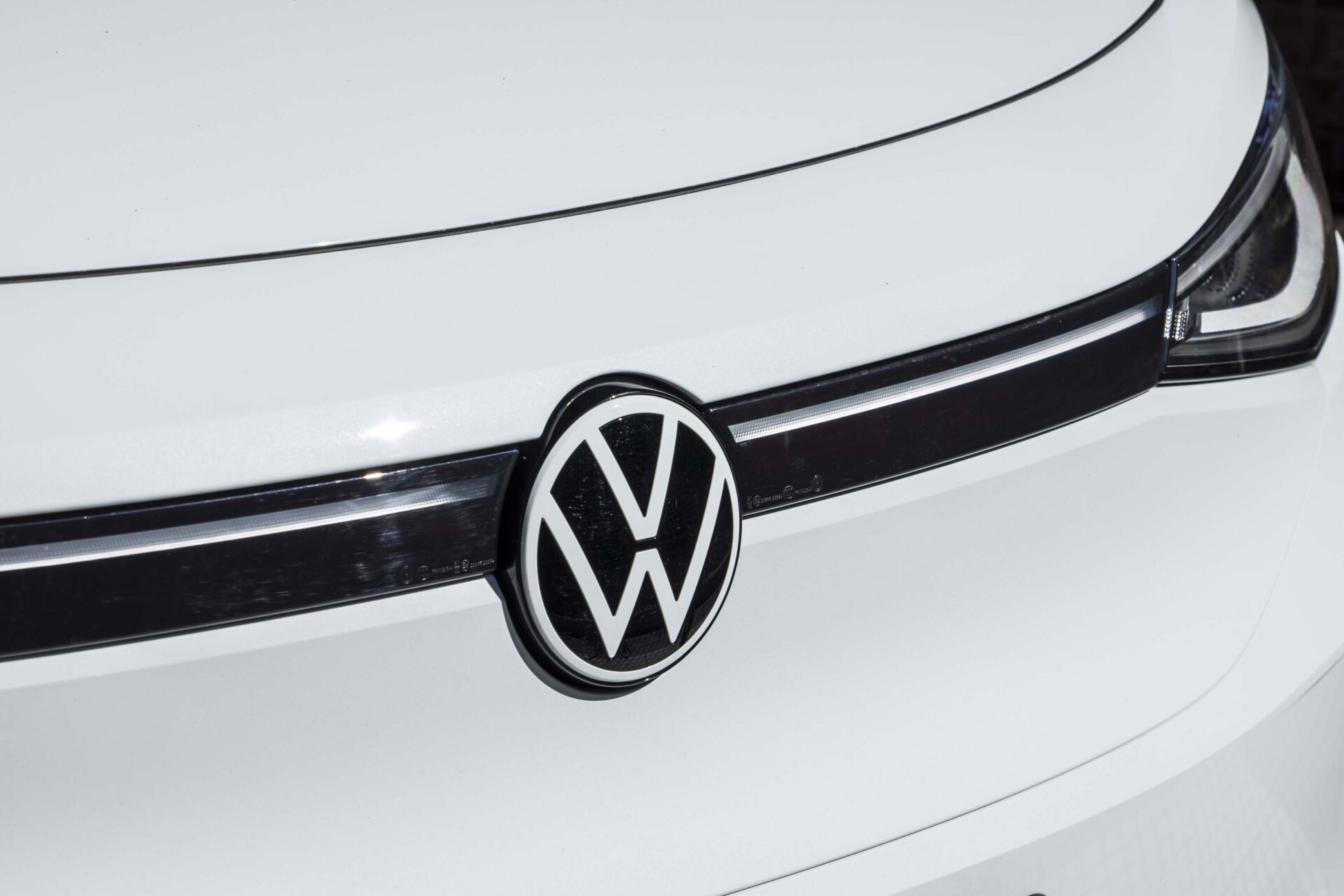 Volkswagen launches ownership tools: Electric Vehicle hub and more wait ...