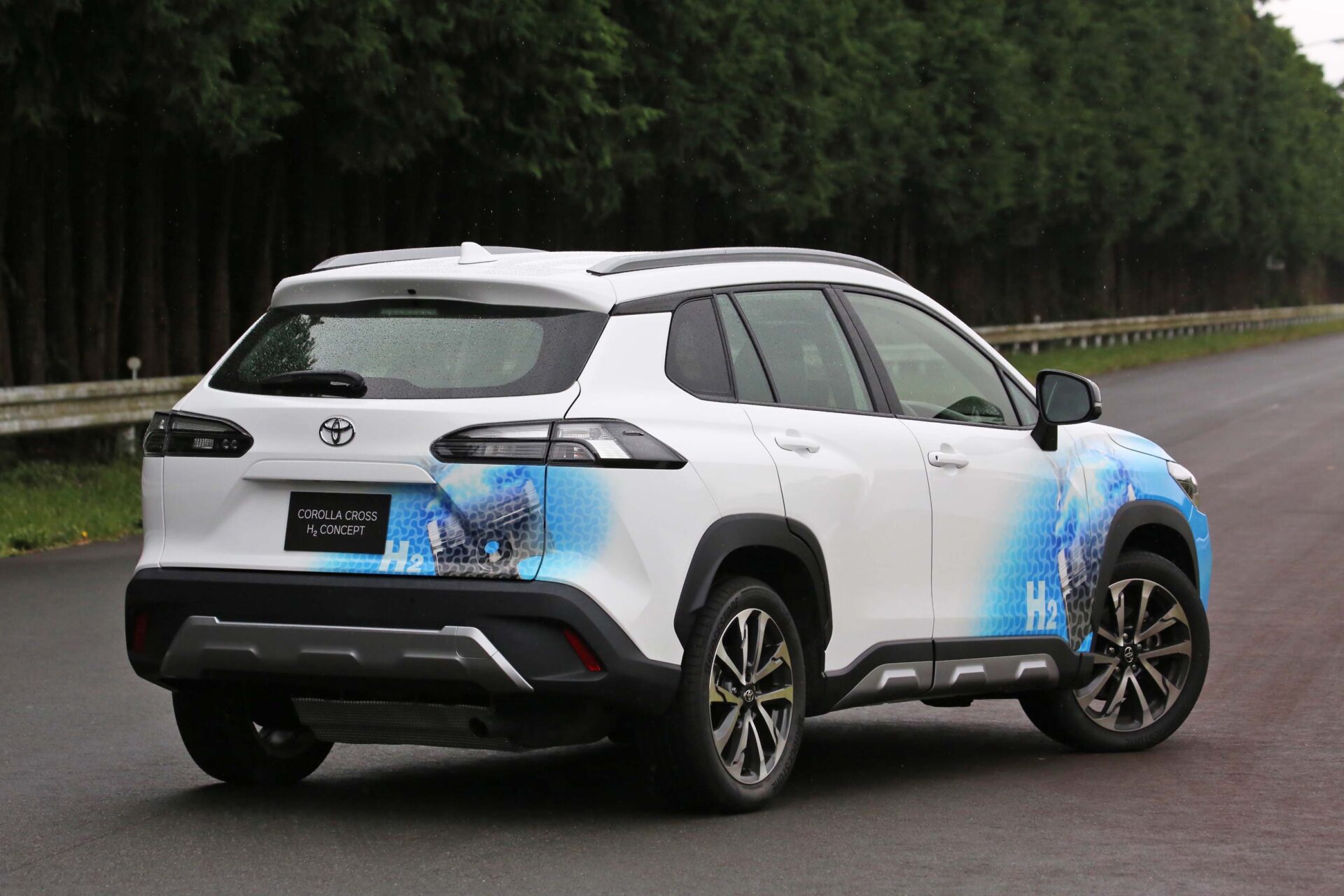 Toyota reveals Corolla Cross hydrogen concept with GR Corolla engine