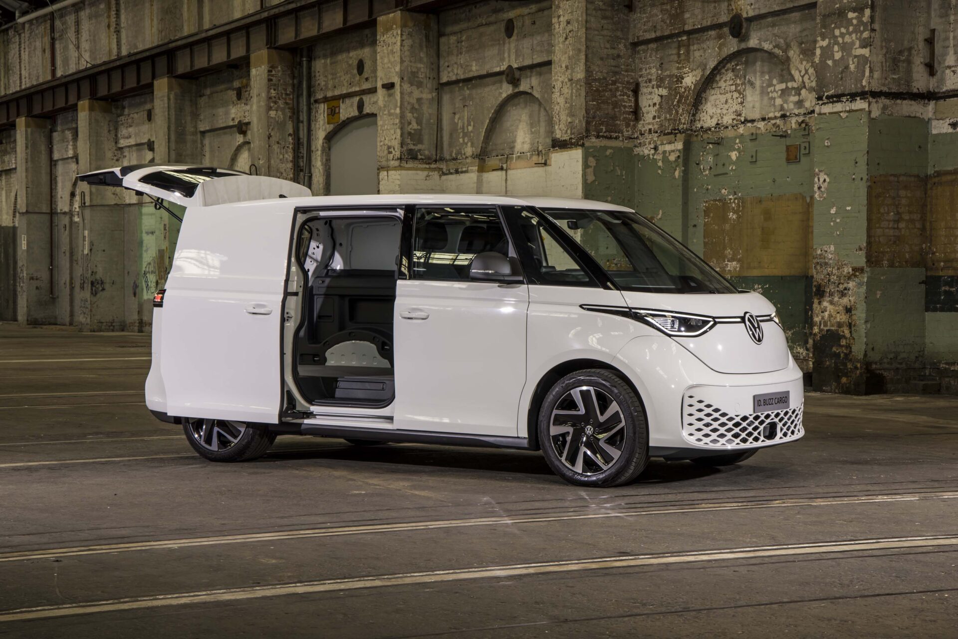 Hotter VW ID.Buzz GTX, practical seven-seater teased