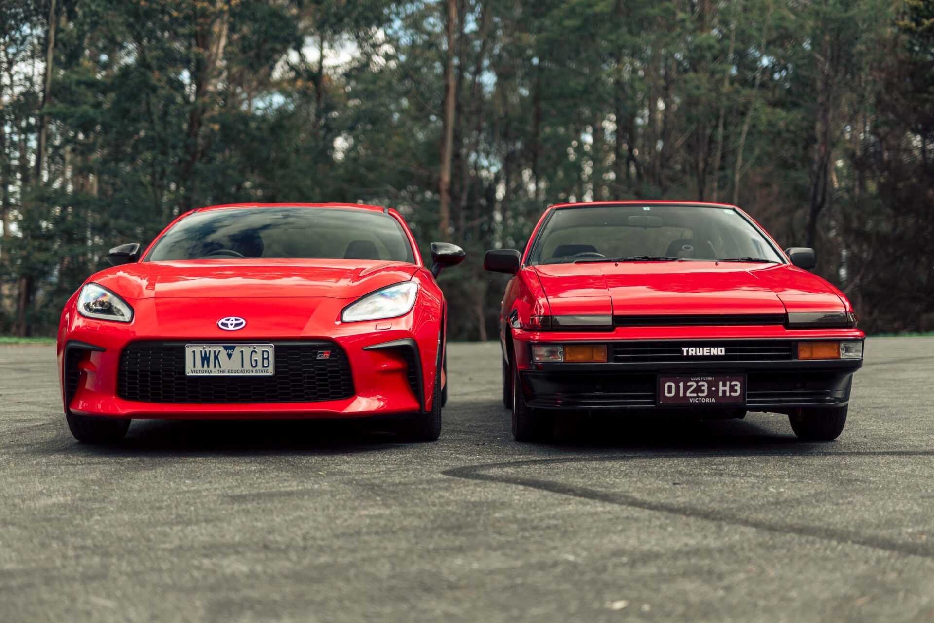 2022 Toyota GR86 GT vs 1986 Toyota AE86 Sprinter GTV comparison