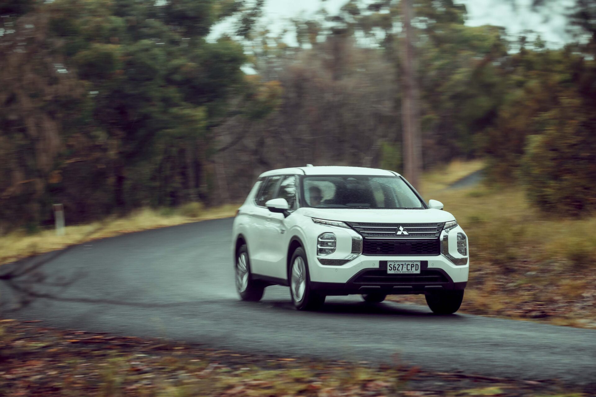 2023 Mitsubishi Outlander PHEV ES review