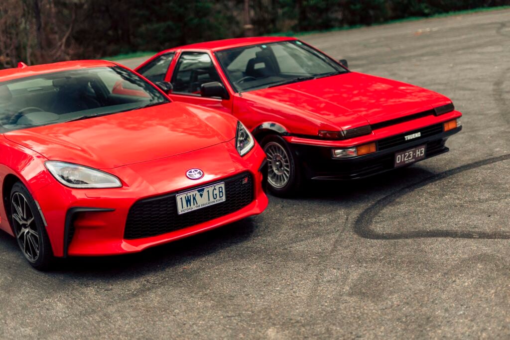 2022 Toyota GR86 GT vs 1986 Toyota AE86 Sprinter GTV comparison