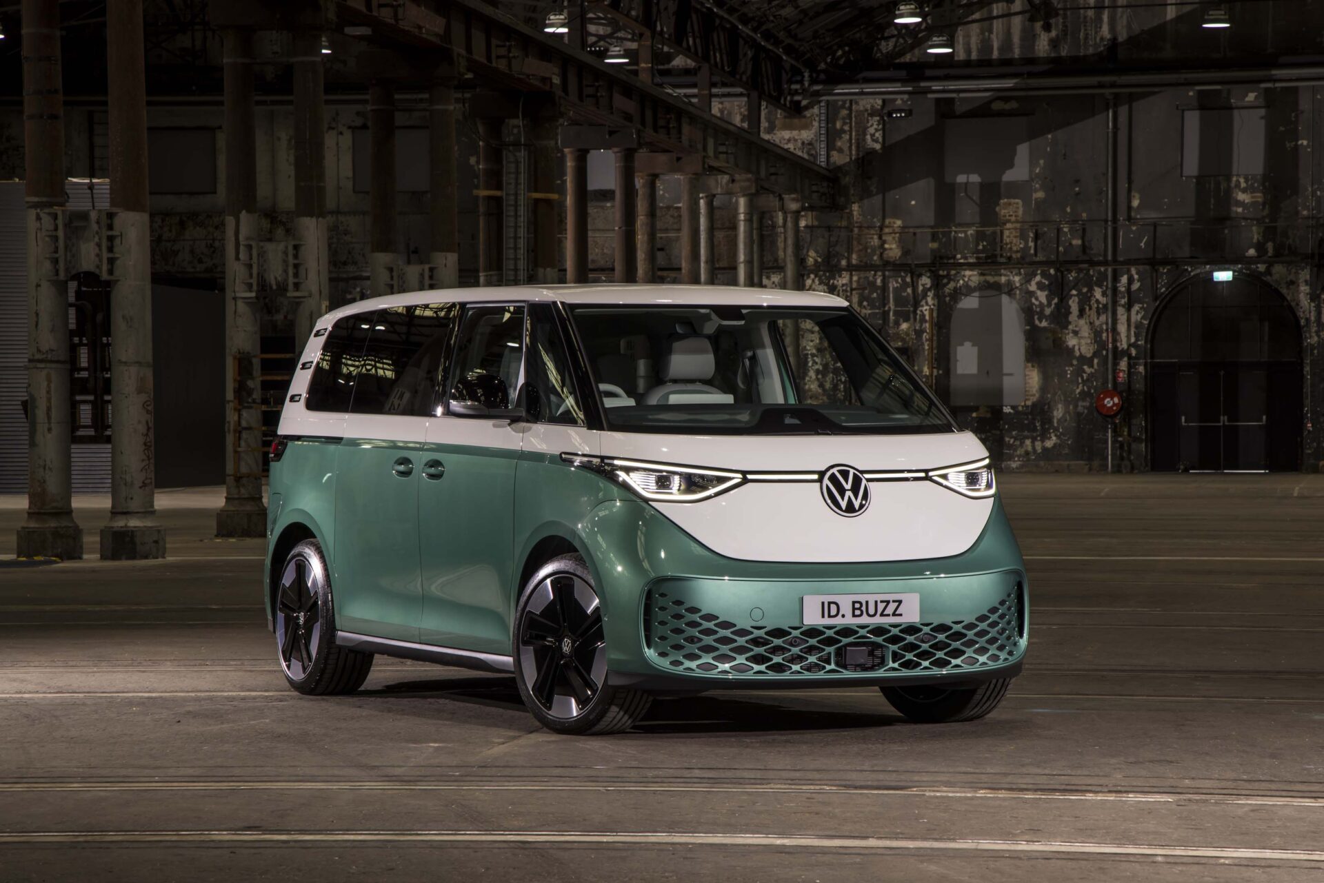 Hotter VW ID.Buzz GTX, practical seven-seater teased