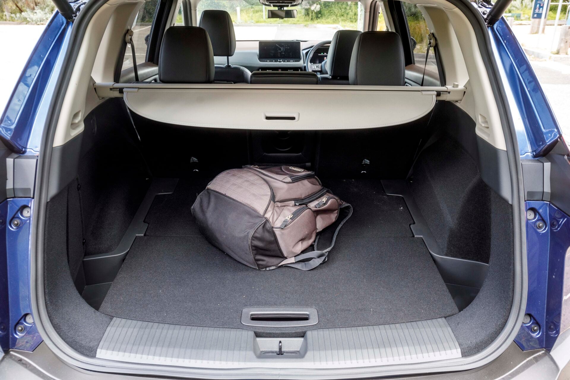 2023 Nissan X-Trail vs Mitsubishi Outlander comparison