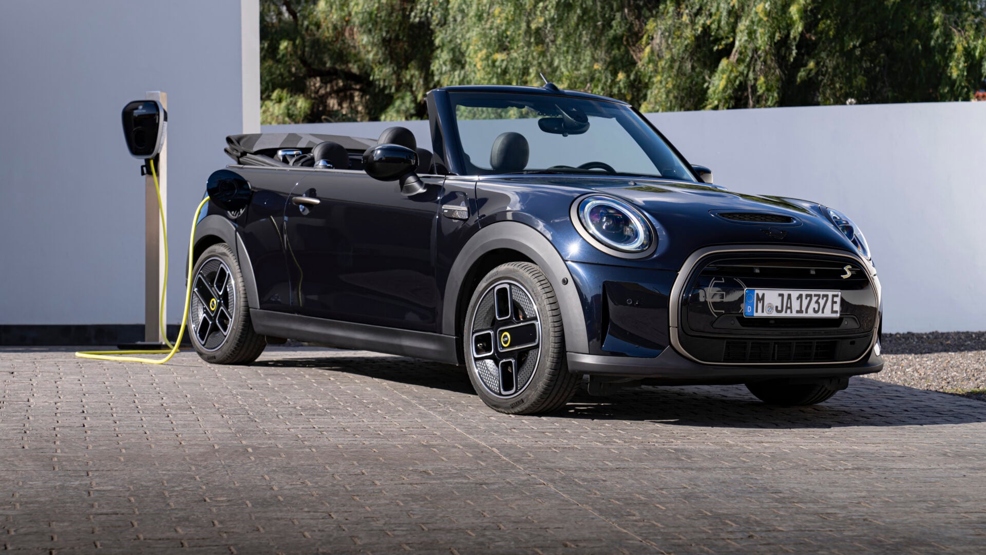 2023 Mini Electric Convertible revealed, won't come to Australia