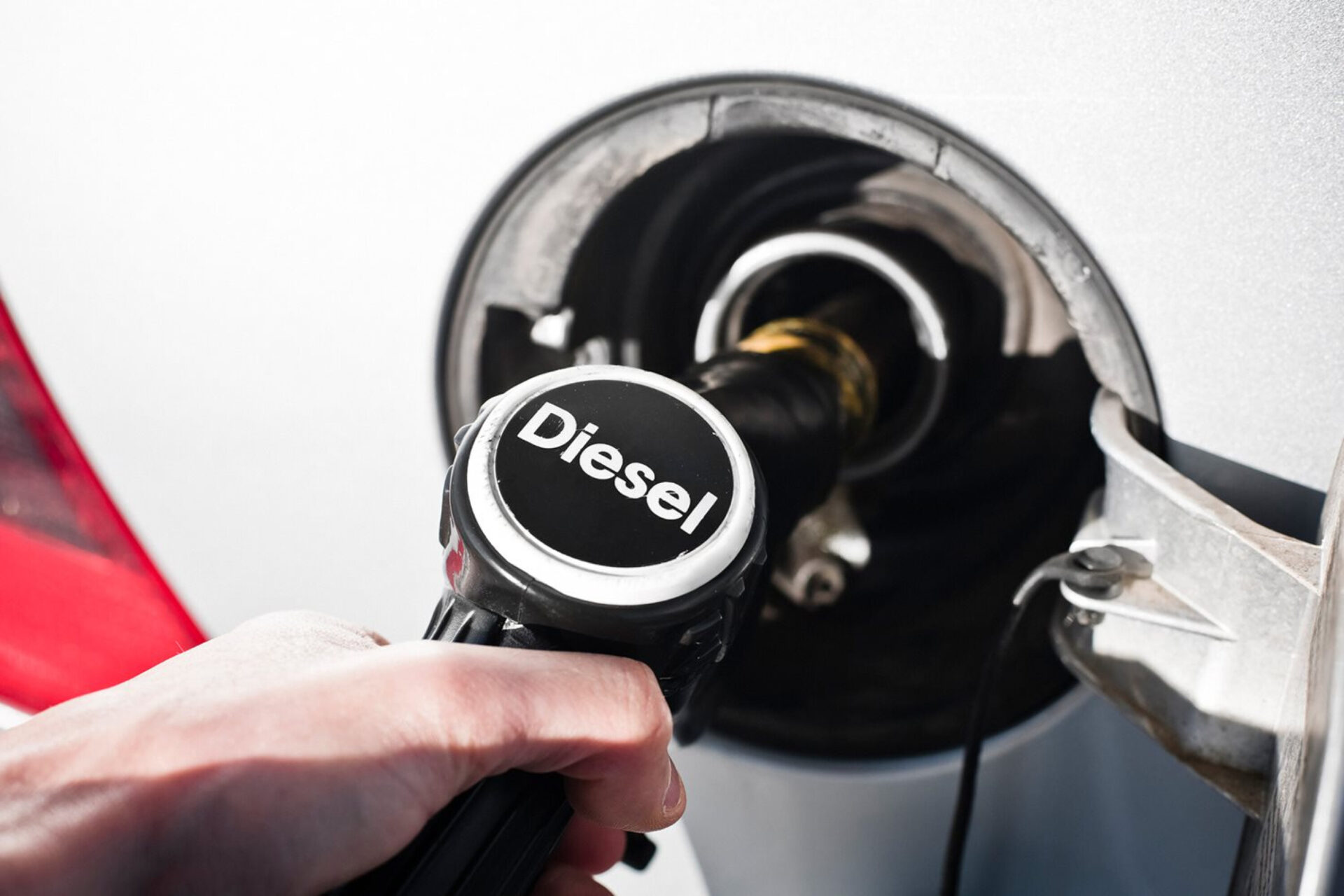 Who decides the price of petrol and diesel in Australia?