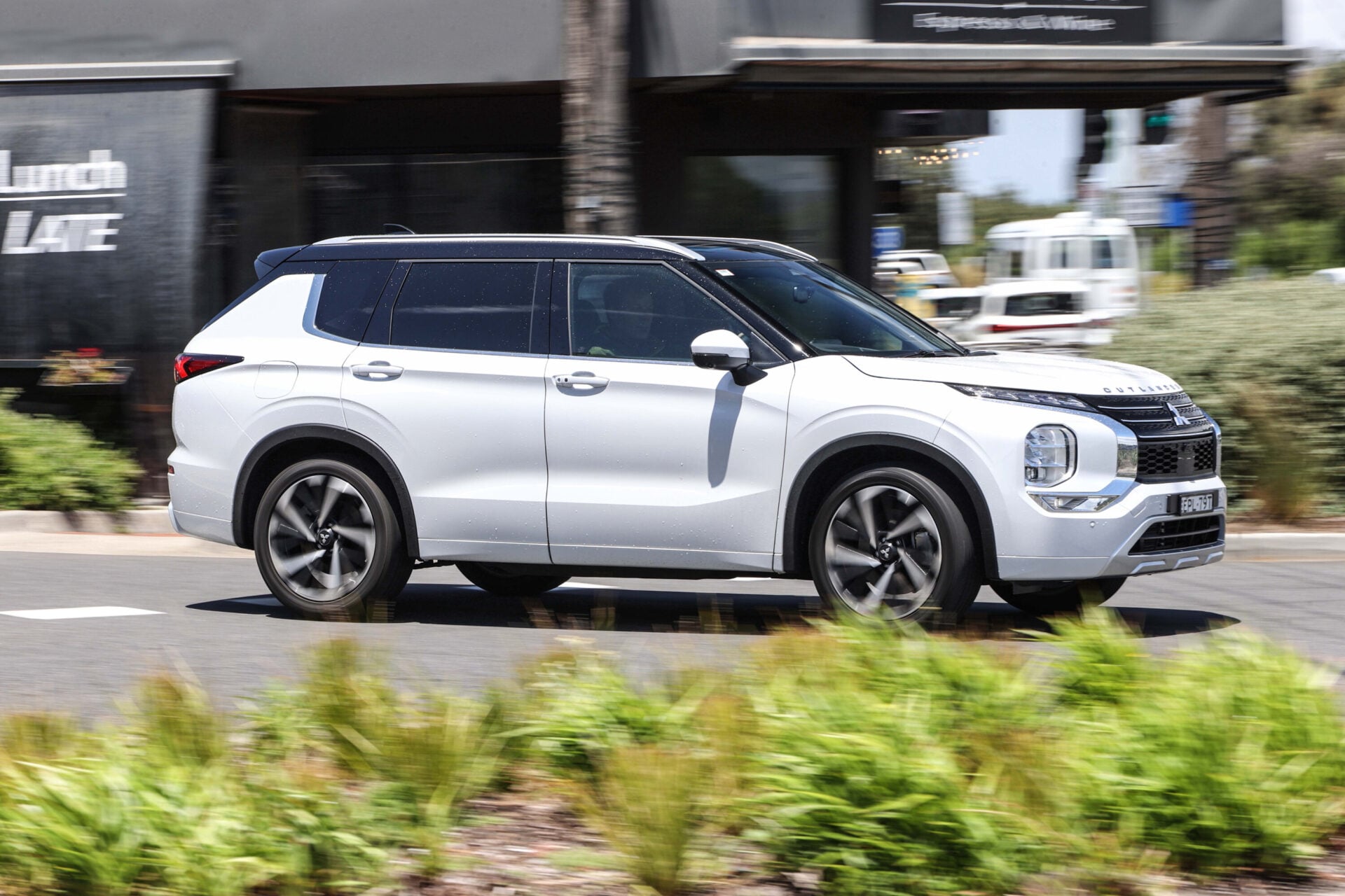 Recall: More than 25,000 Mitsubishi Outlanders affected by rear-view ...