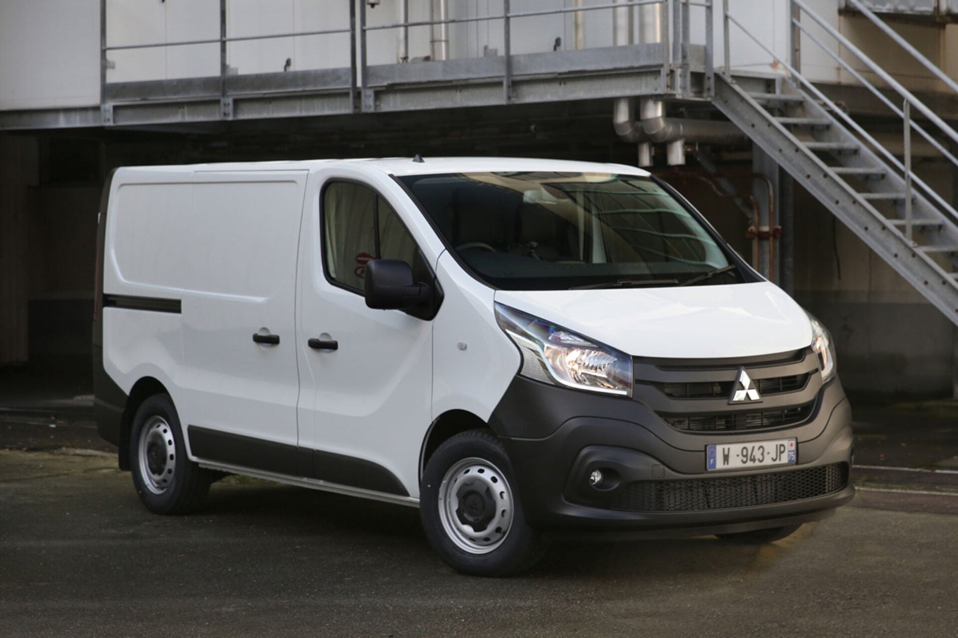 Mitsubishi Express | Price, Reviews & Specs