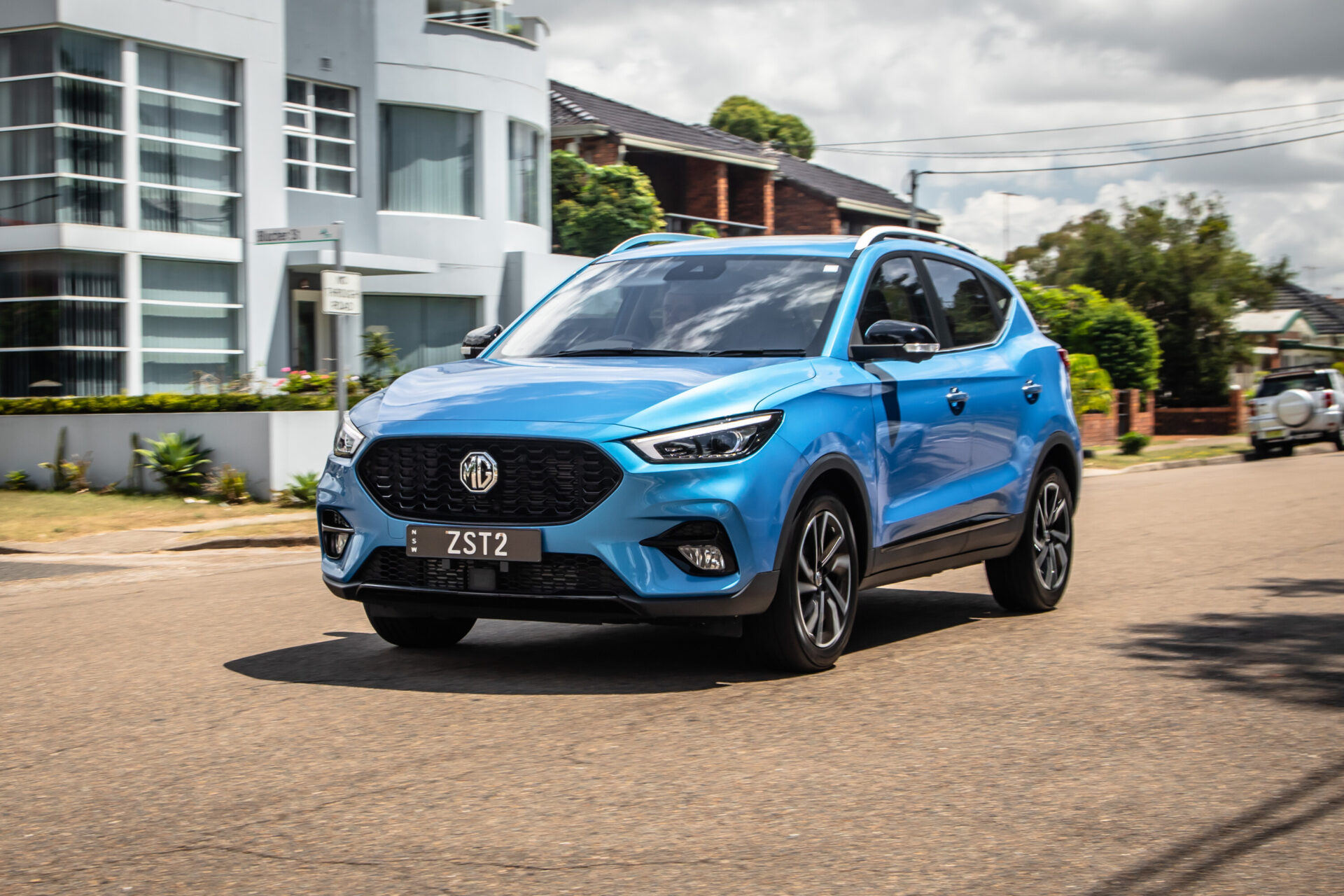 MG ZST | Price, Reviews & Specifications