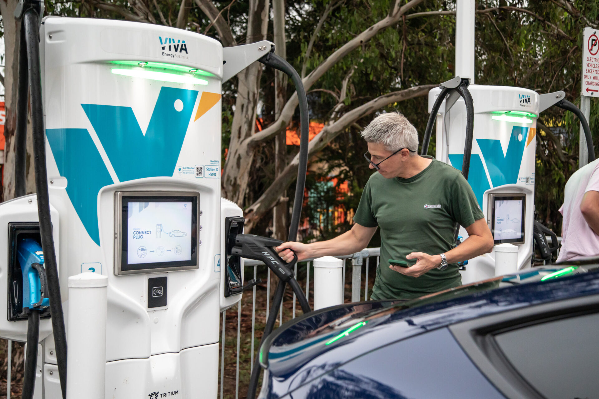 EV charging etiquette tips: Dos and don’ts