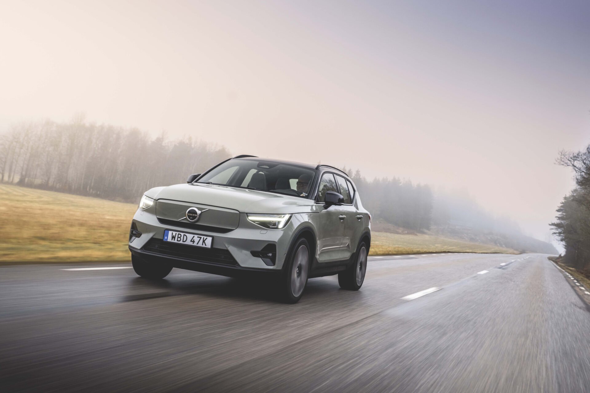 2025 Volvo EX40 & EC40 revealed: XC40 & C40 electric SUVs renamed