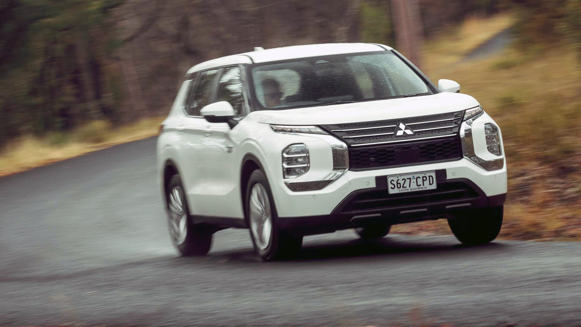 2023 Mitsubishi Outlander PHEV ES review