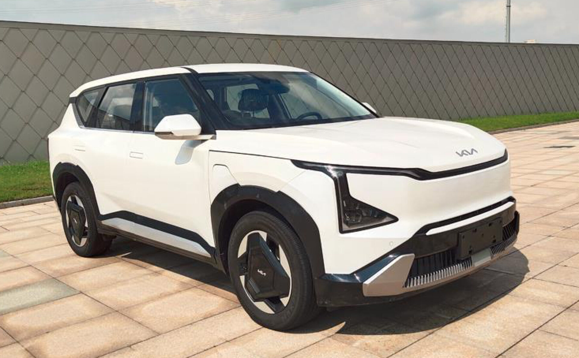 2024 Kia EV5 mid-size electric SUV revealed in leaked images