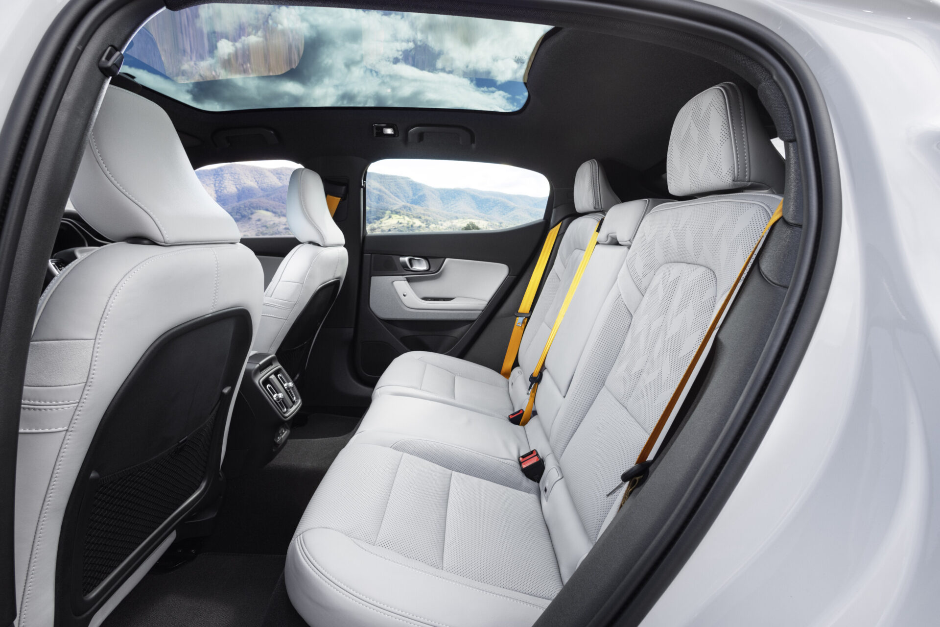 The 2024 Polestar 2 is the RWD sedan it should’ve always been