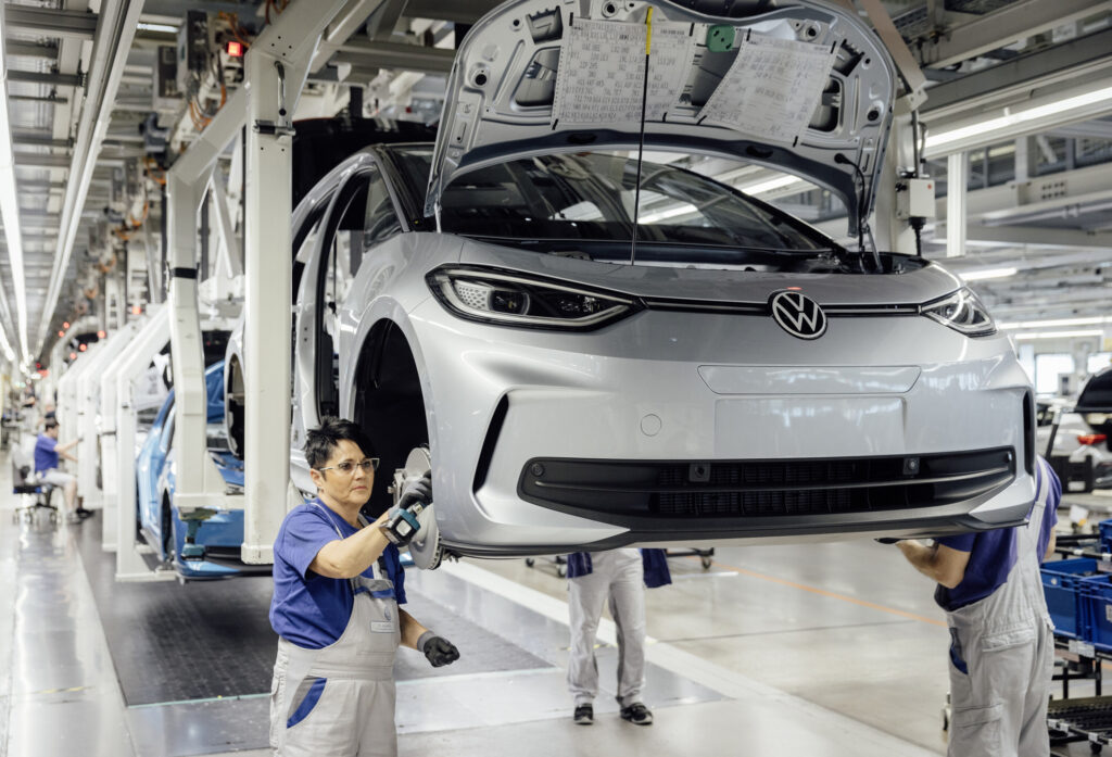 How sustainable are electric cars really? Charging, battery & waste ...