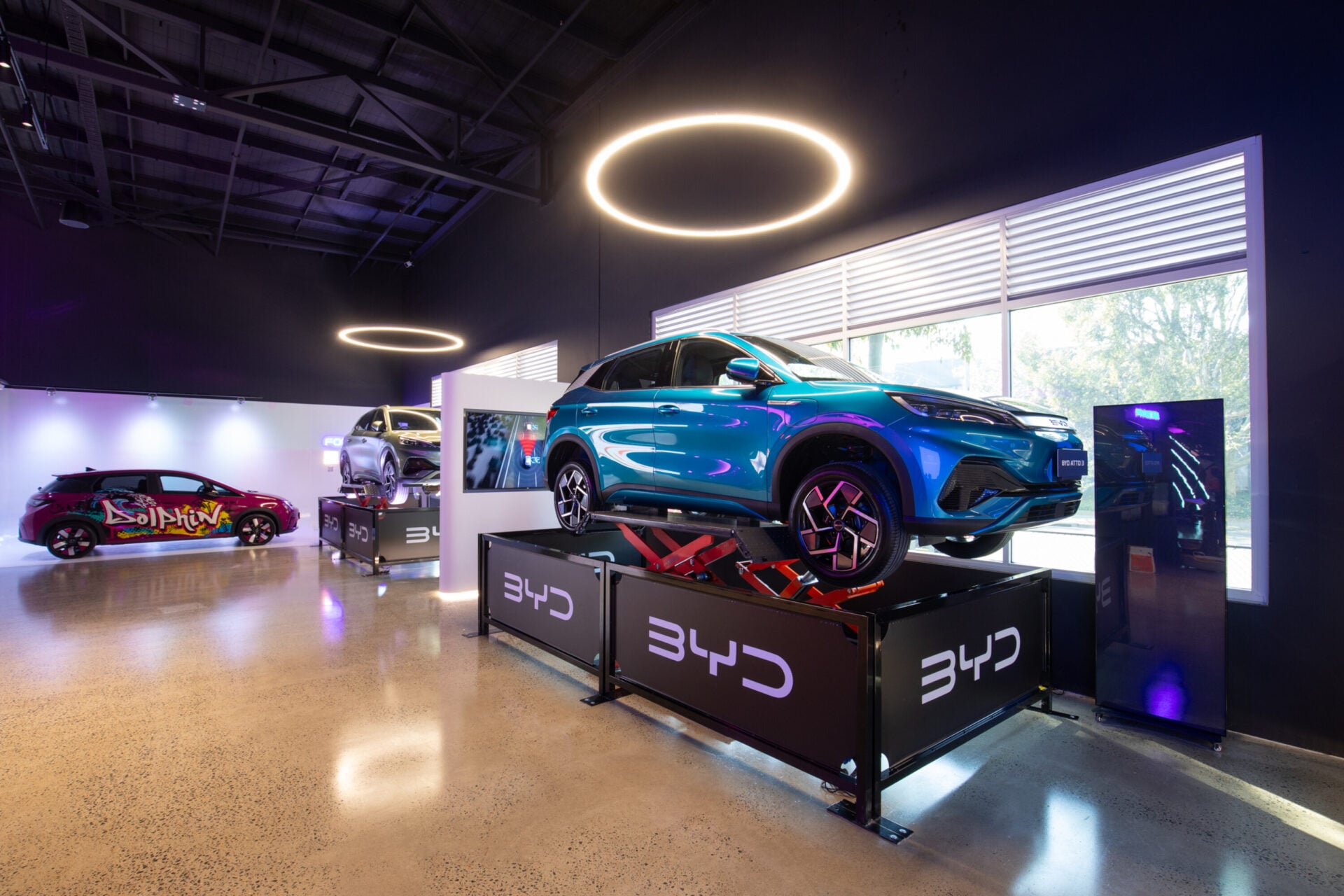 EV battery replacement costs and lifespans