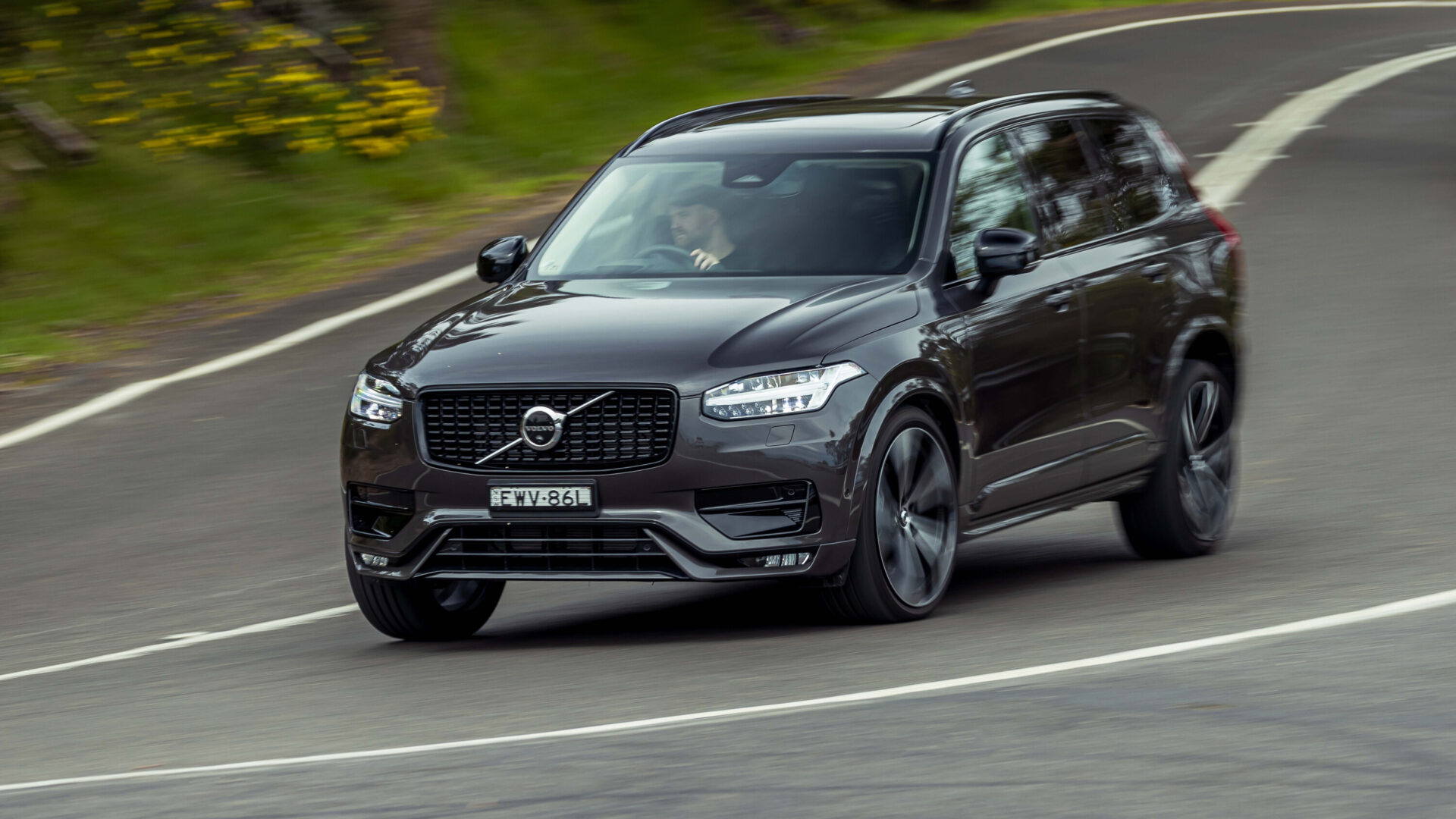 2023 Volvo XC90 B6 Dark review