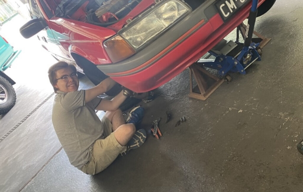 Daily driving a Dad wagon: 1992 Ford Falcon EB GLI wagon retro review