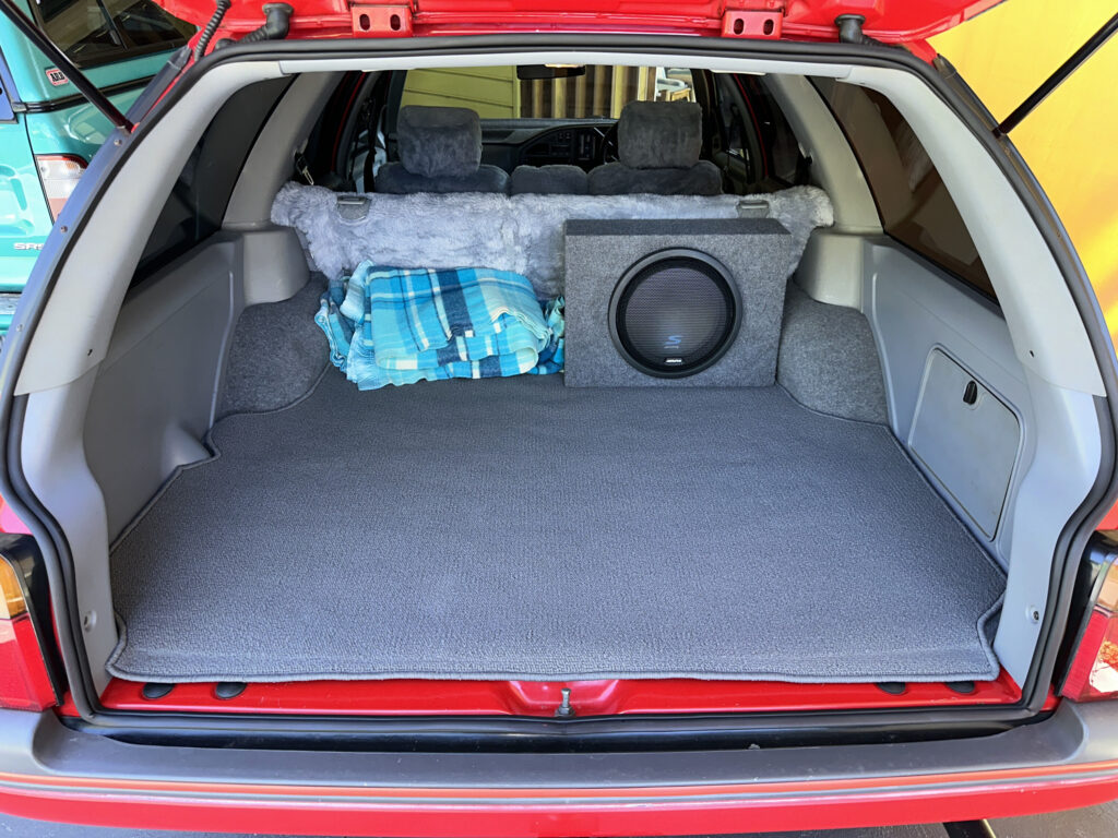 Daily driving a Dad wagon: 1992 Ford Falcon EB GLI wagon retro review