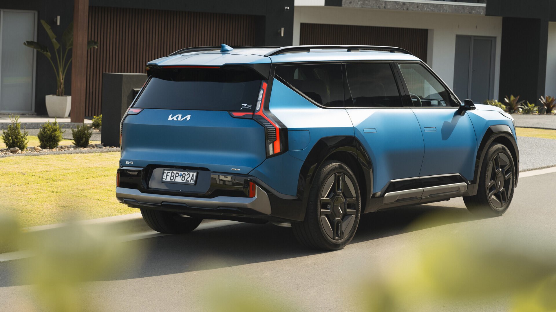 Best Electric Large SUV: Audi Q8 E-Tron v BMW iX v Kia EV9