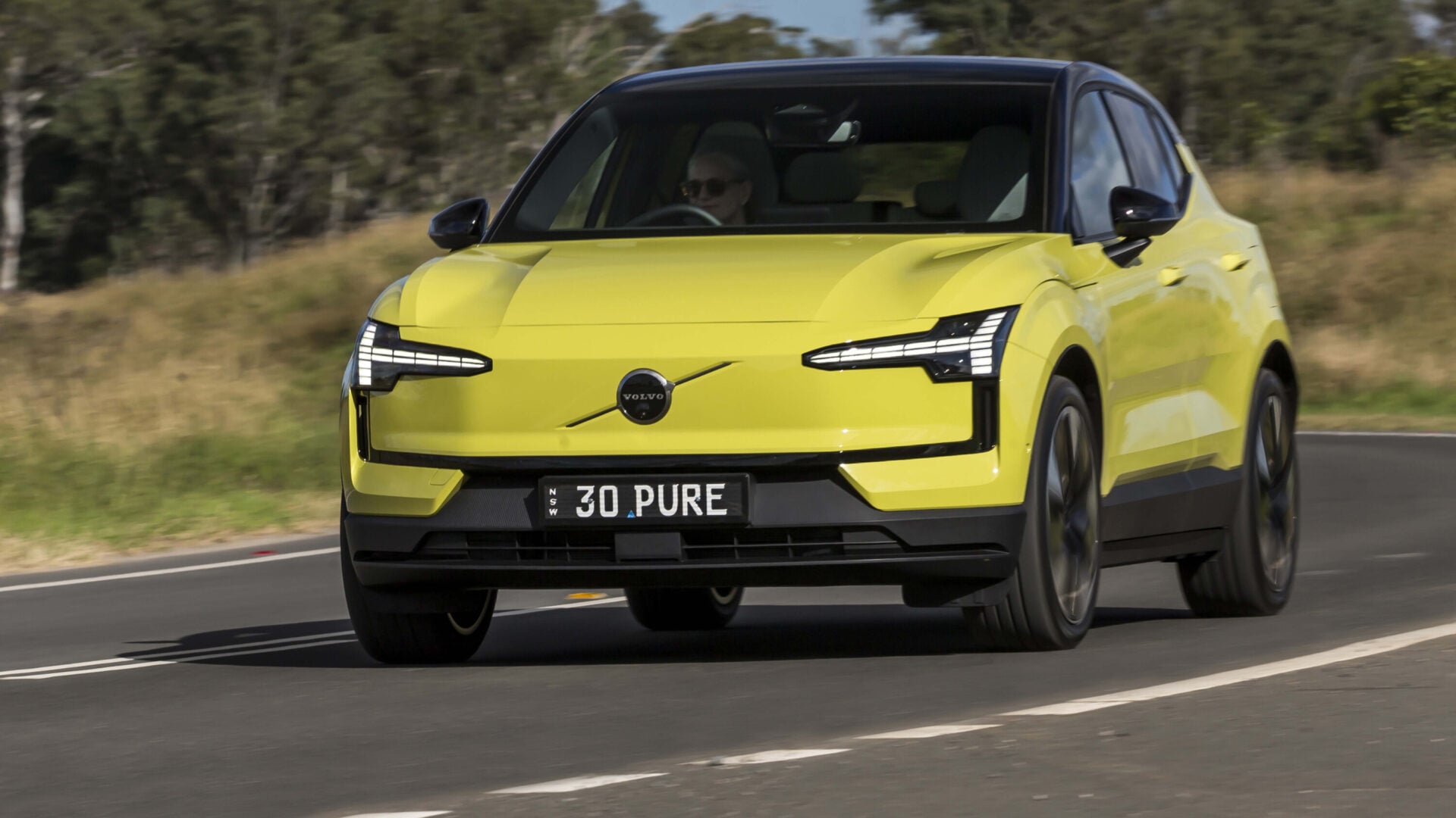 2024 Volvo EX30 vs 2025 Kia EV3 - SPEC BATTLE