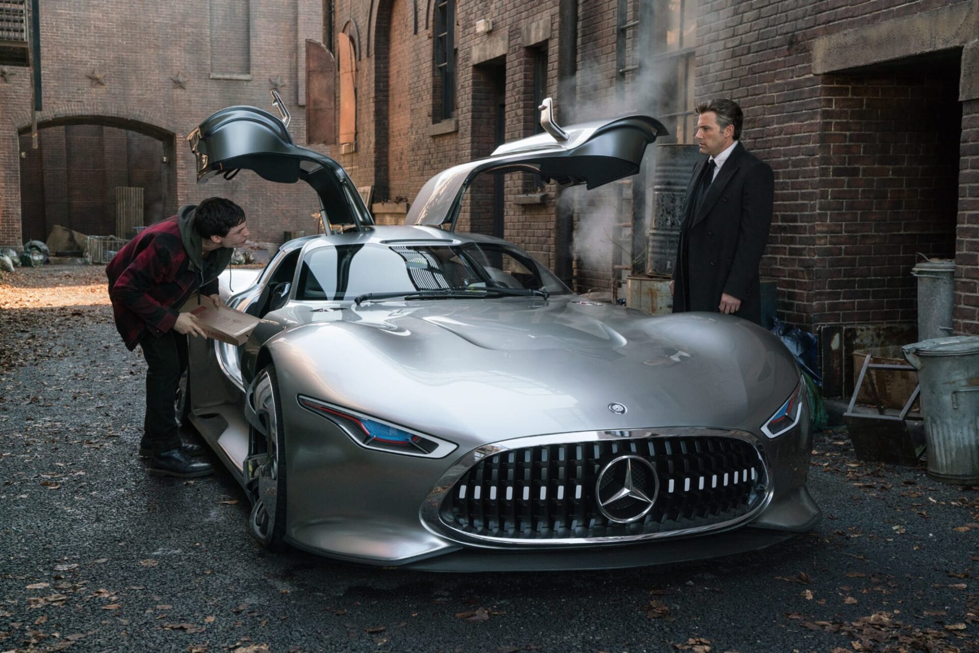 Bruce Wayne will drive Mercedes-Maybach 6 in new Flash film