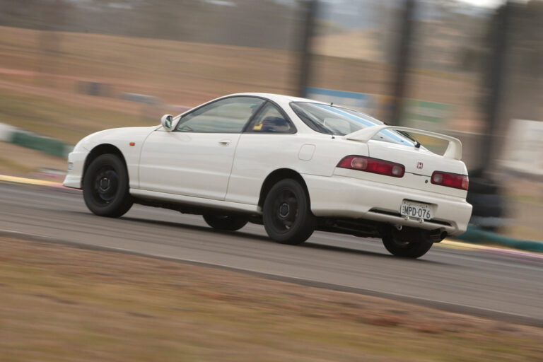 Honda Integra Type R vs Type S comparison review: Classic MOTOR