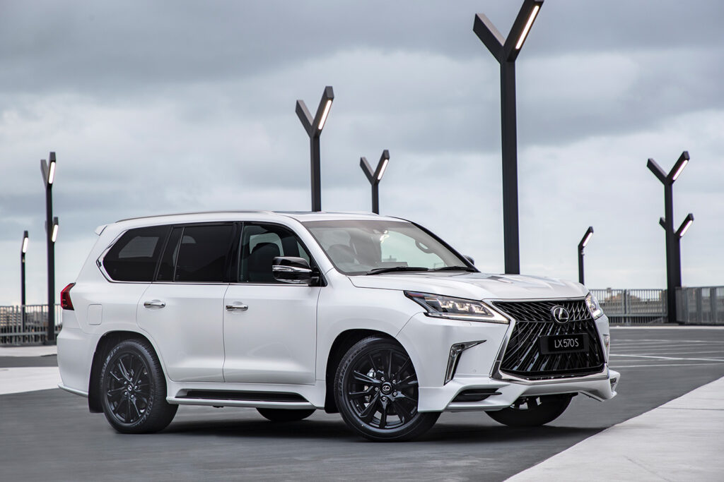 2018 Lexus LX 570 S flagship revealed