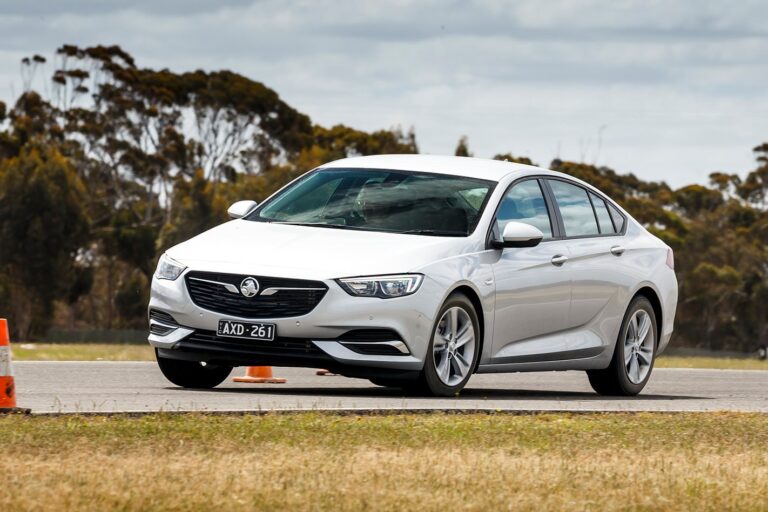 Holden Commodore facelift revealed