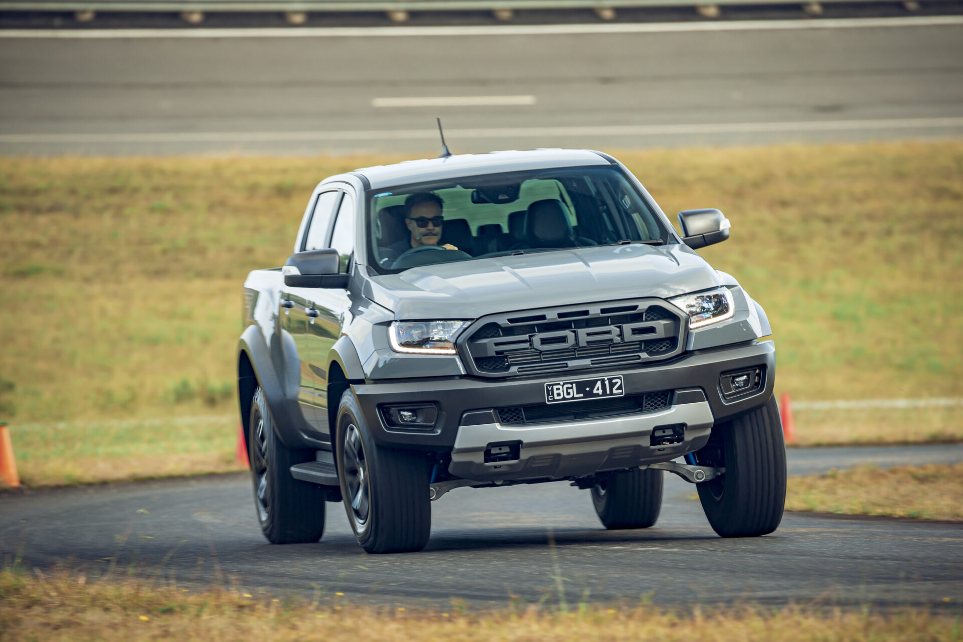 2021 Toyota HiLux Rugged X vs Ford Ranger Raptor vs Jeep Gladiator ...