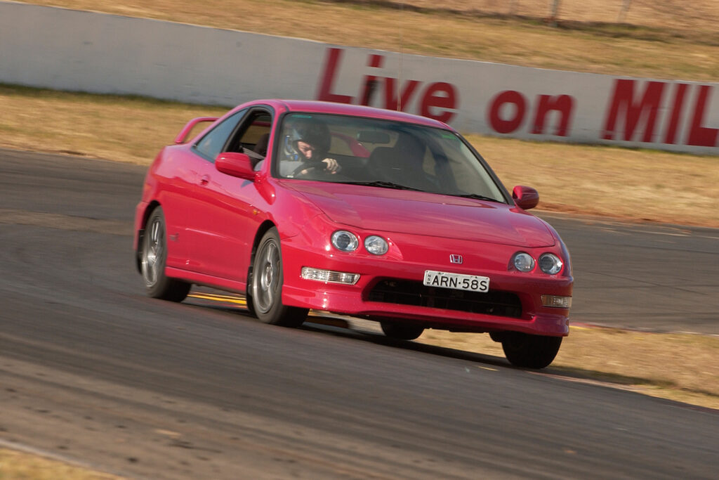 Honda Integra Type R vs Type S comparison review: Classic MOTOR