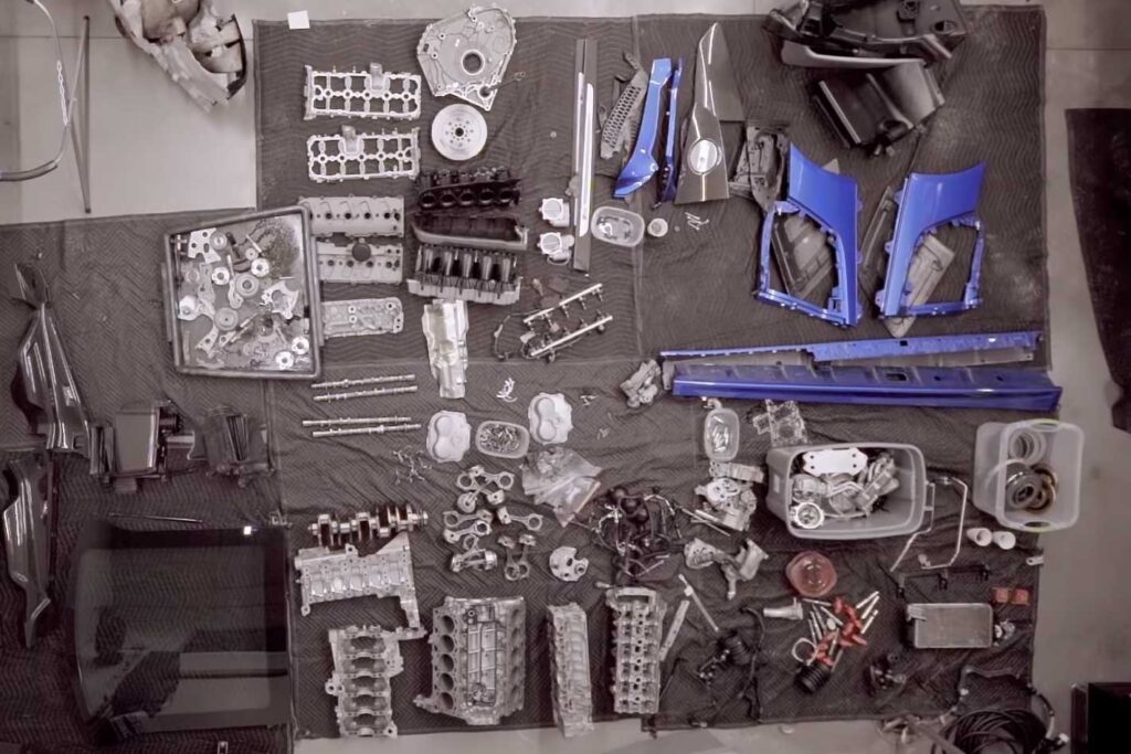 Exploded Audi R8 V10 captured in incredible detail