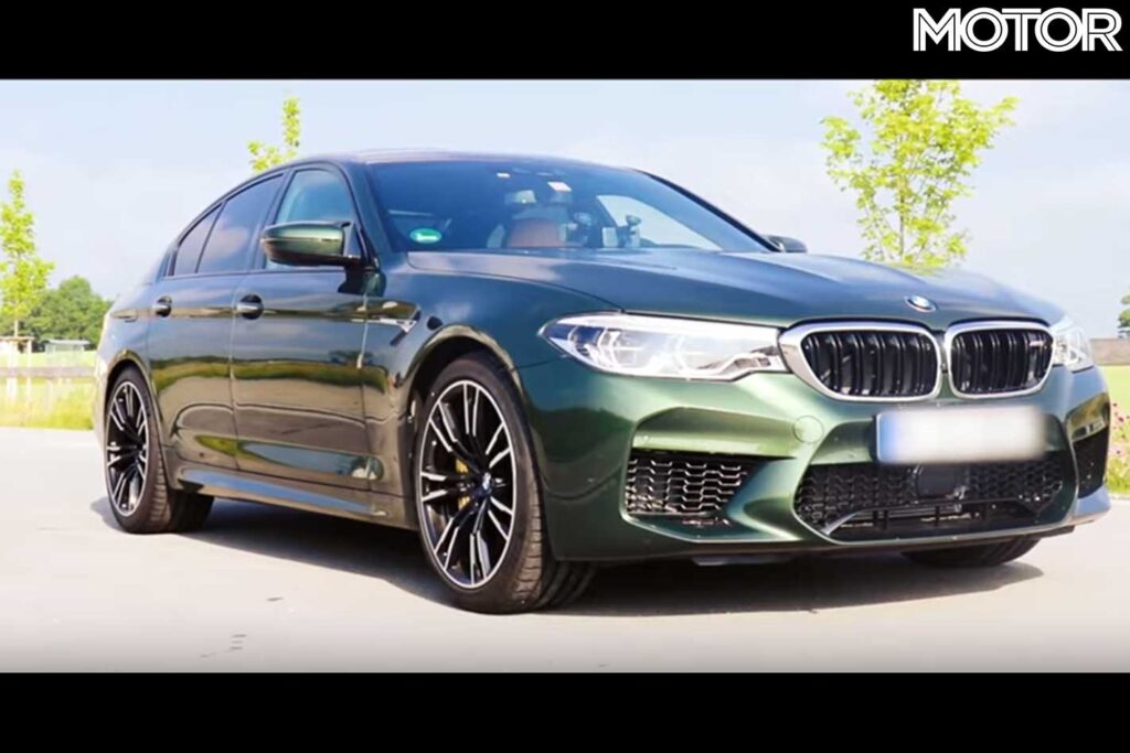 2018 BMW M5 rockets past police on Autobahn