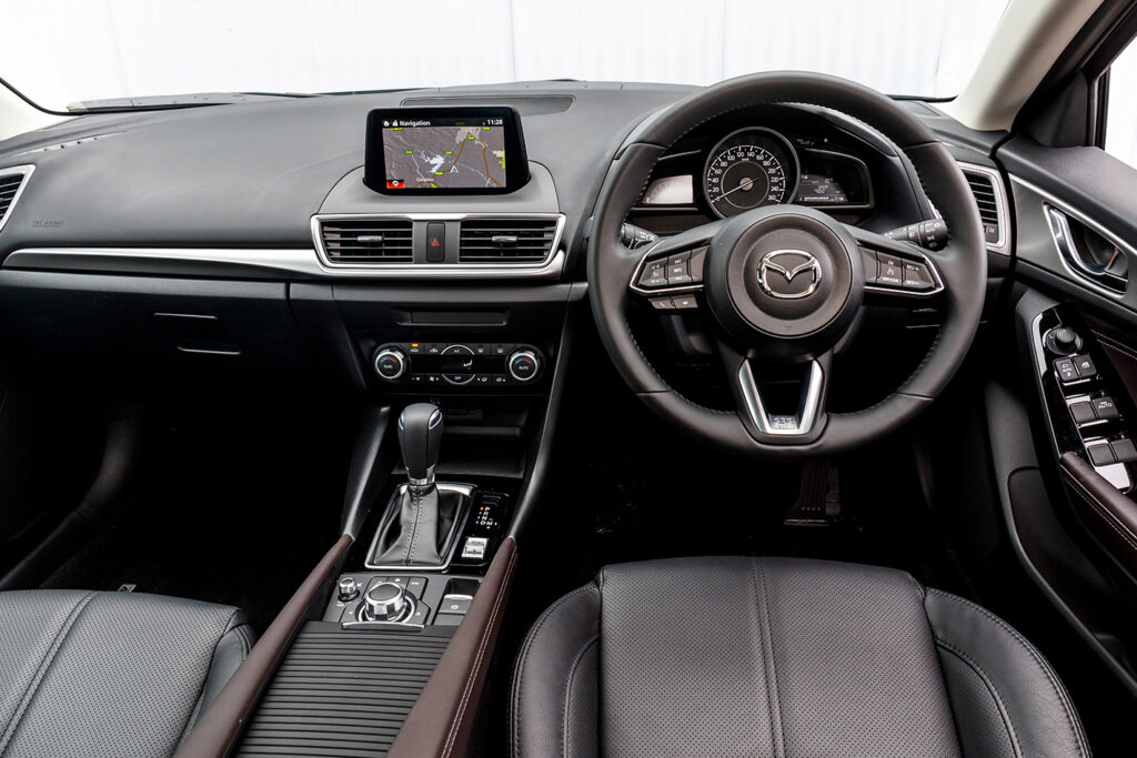 Mazda 3 Touring v Hyundai i30 Active comparison review
