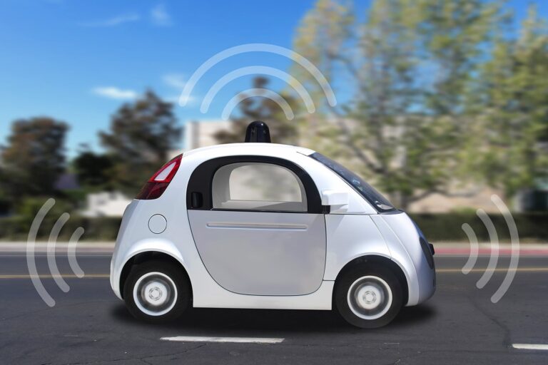 Driverless cars need special rules: report