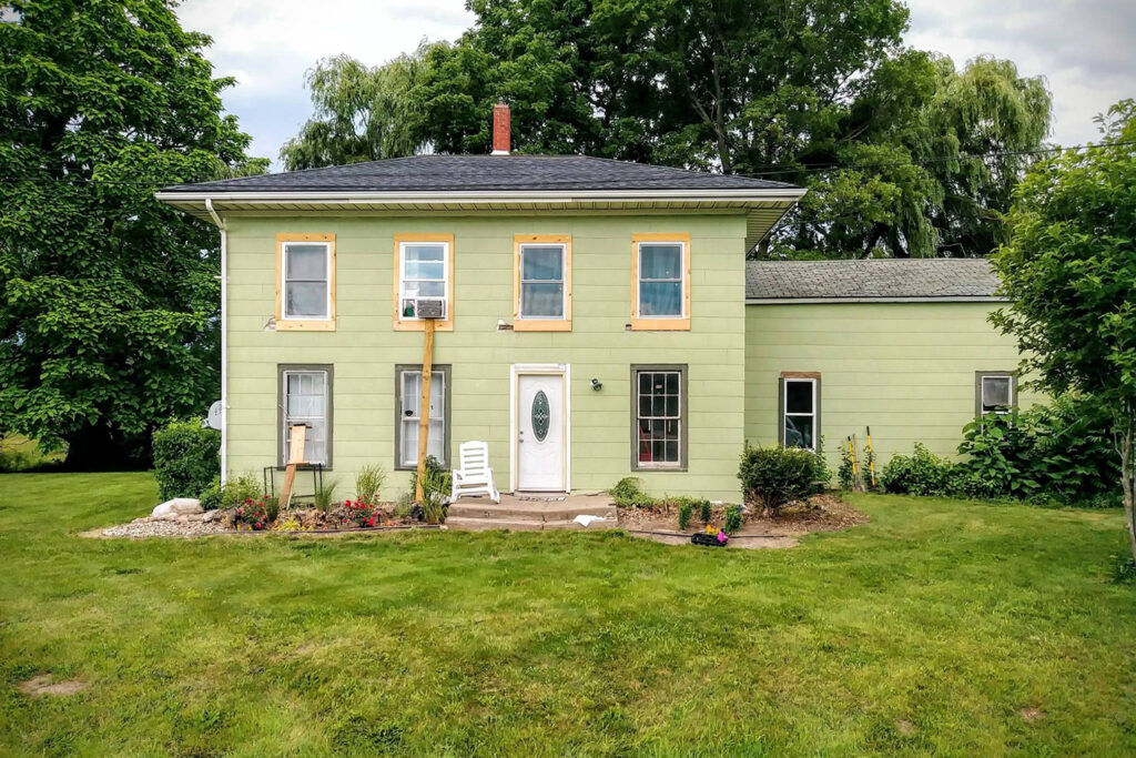 House on a racetrack hits the market in Michigan