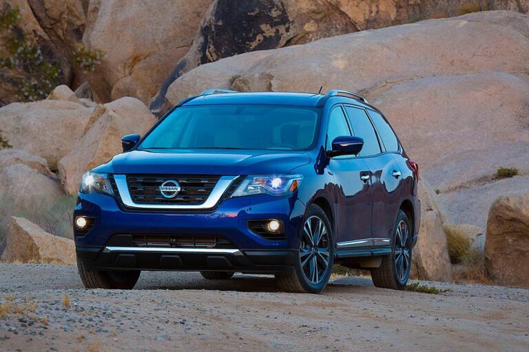 2017 Nissan Pathfinder unveiled