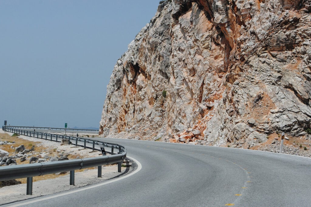 50 roads every enthusiast must drive